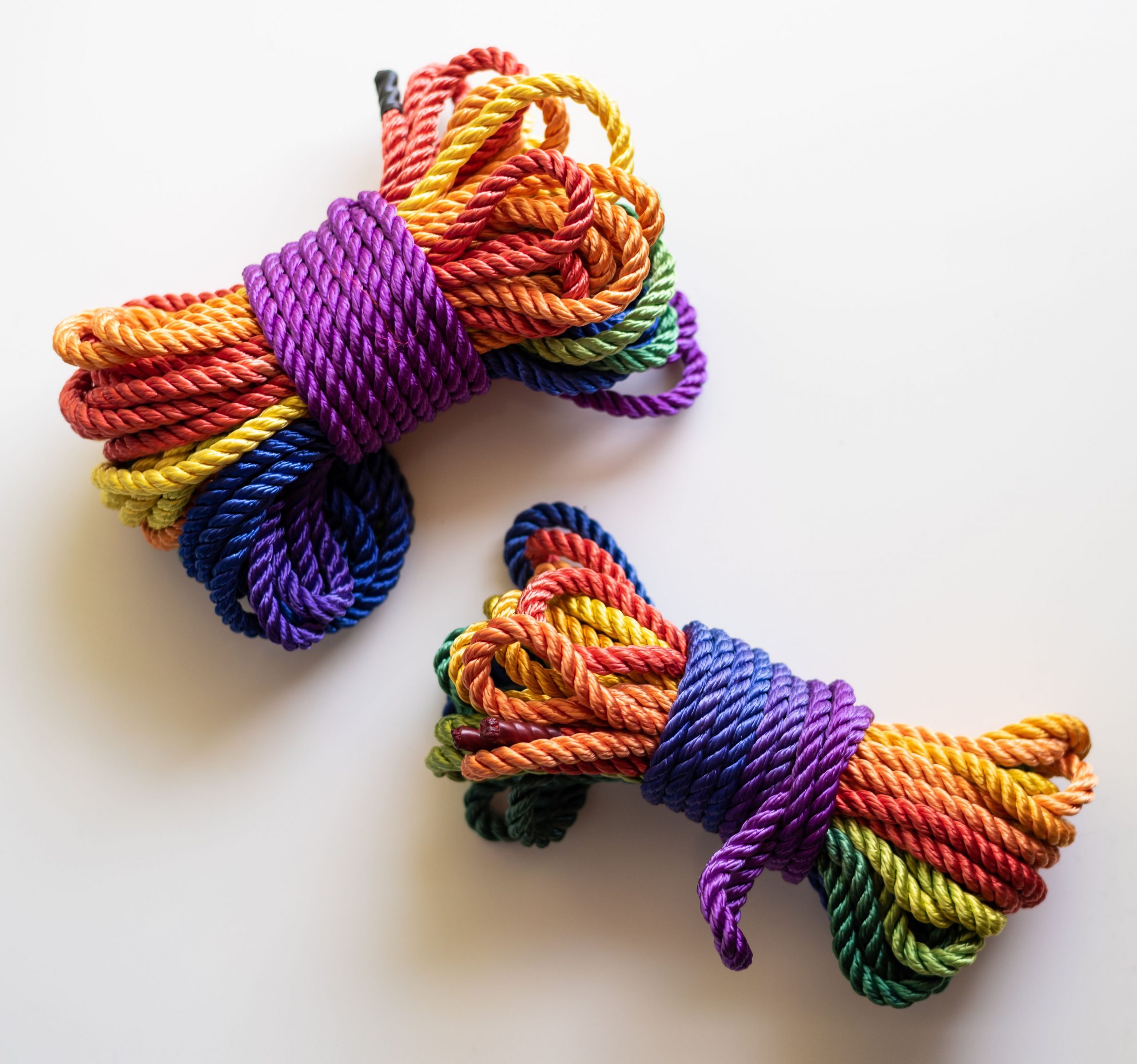 30′ Rainbow Nylon Rope – knottiekittie