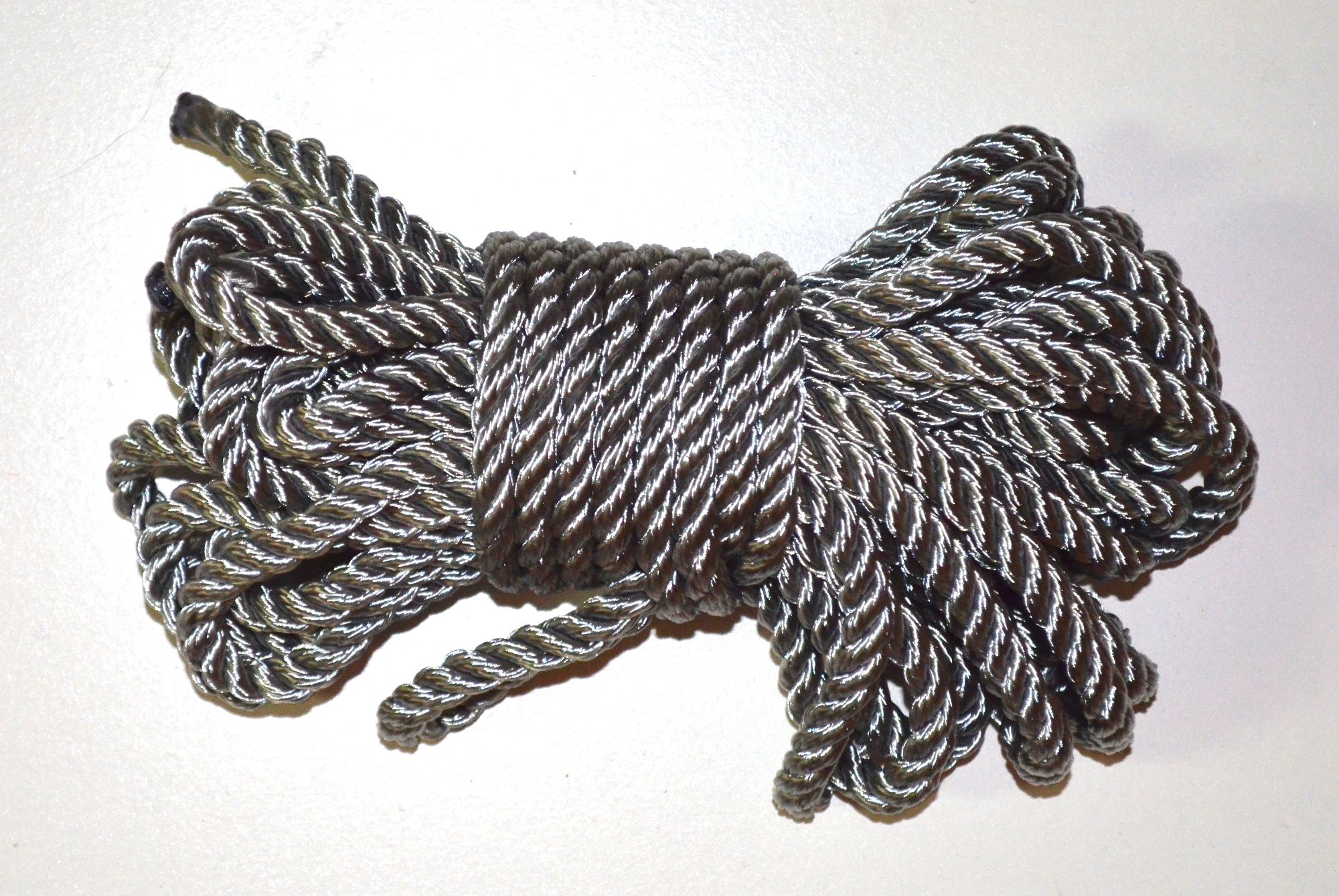 30′ Silver Nylon Rope – knottiekittie